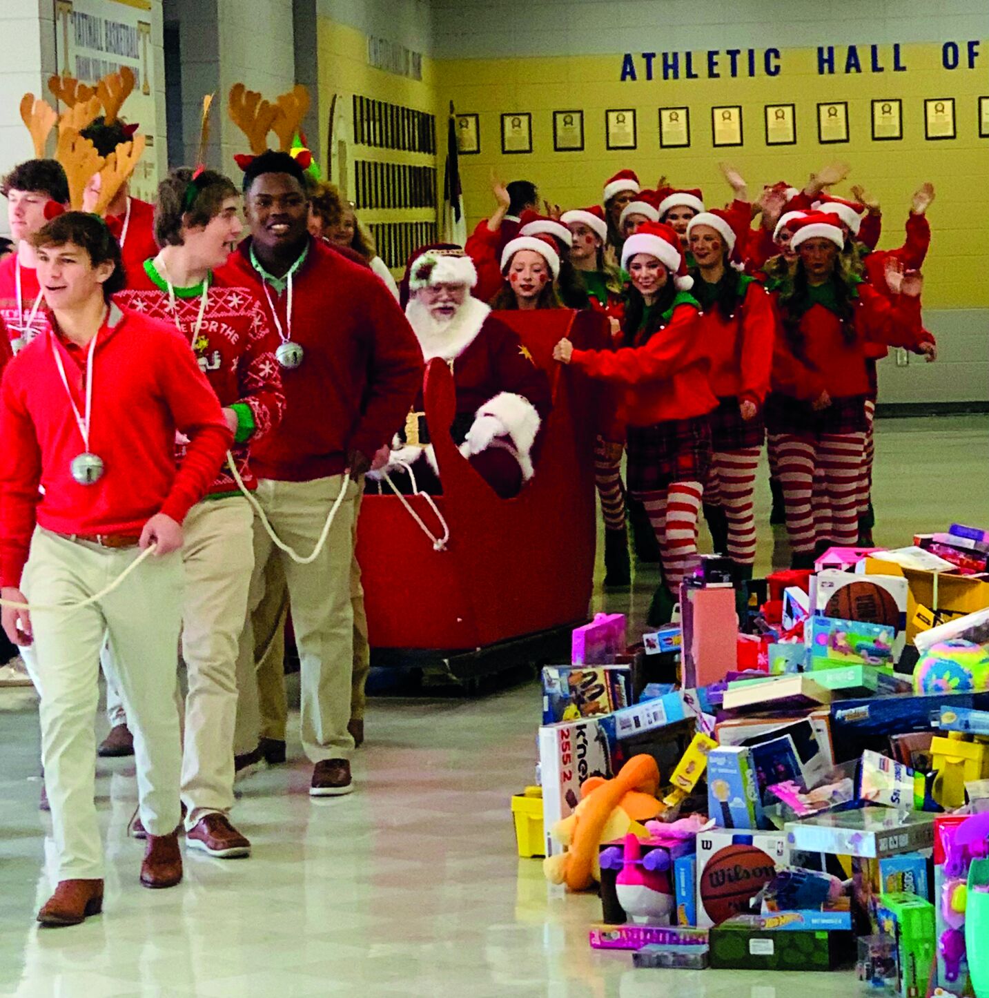 Tattnall stacks gifts for Macon needy | News | mymcr.net