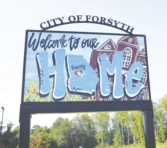 New welcome signs greeting Forsyth visitors again | News | mymcr.net