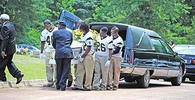 A somber farewell to Dominique Davis | News | mymcr.net