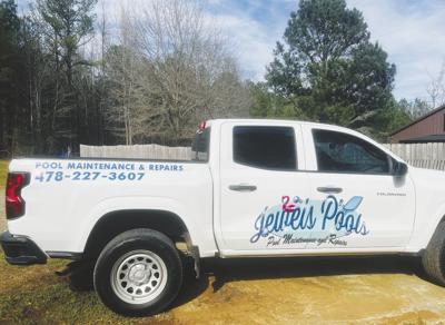 Jewels Pools keeps swimming pools healthy and beautiful | News | mymcr.net