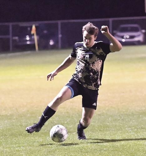 Soccer Dogs need win for home playoffs | News | mymcr.net