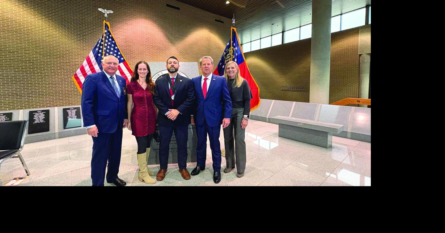 SWAT chief Thompson honored for fire rescue | News | mymcr.net