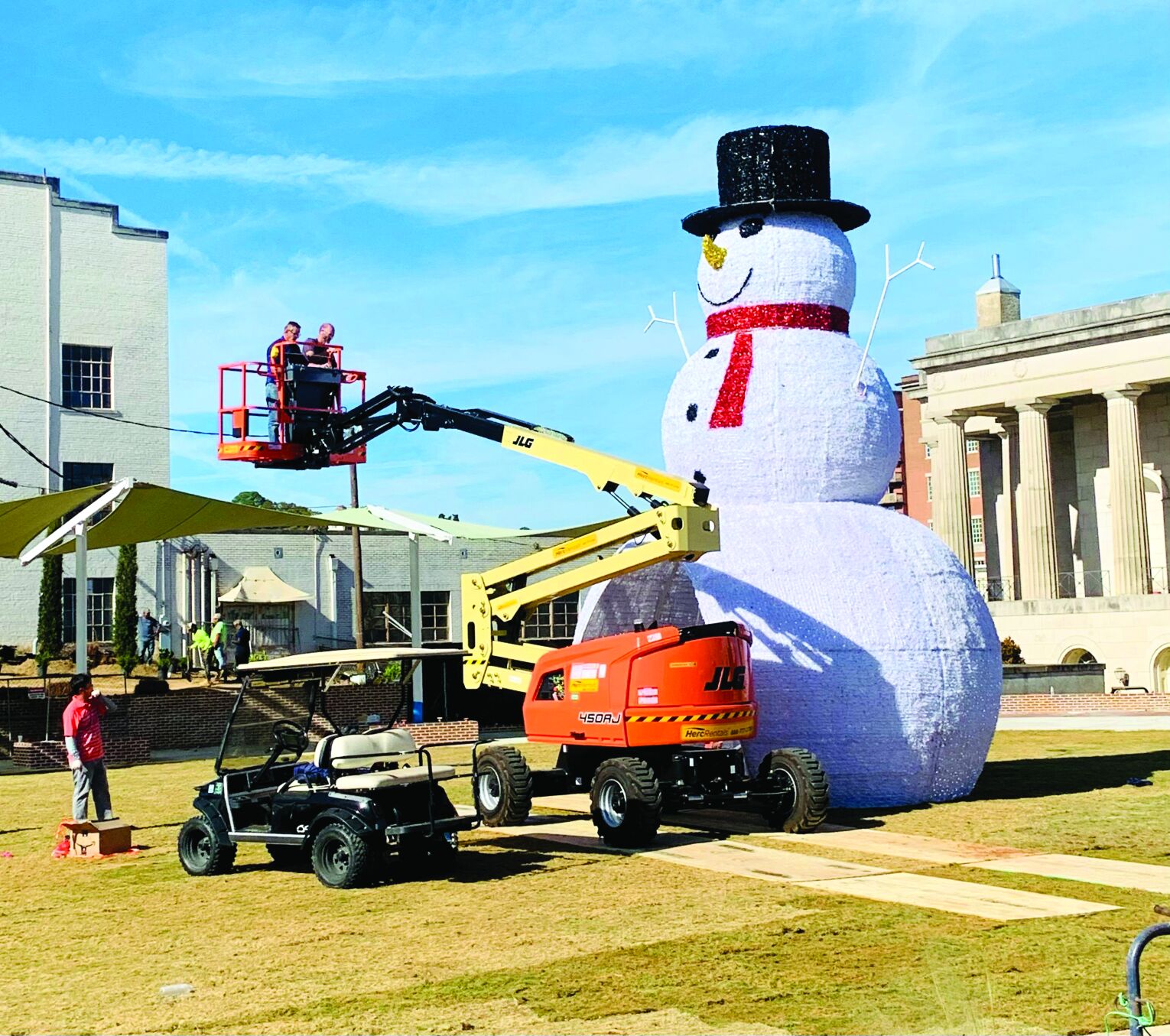 Macon erects Frosty at new Rosa Parks Square | News | mymcr.net