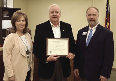 Tapley honors former sheriff Shackleford | News | mymcr.net