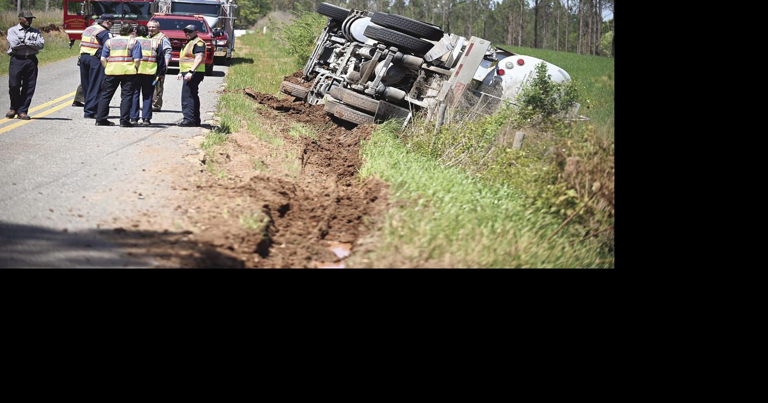 Walthall truck flips on Abernathy Rd. | News | mymcr.net