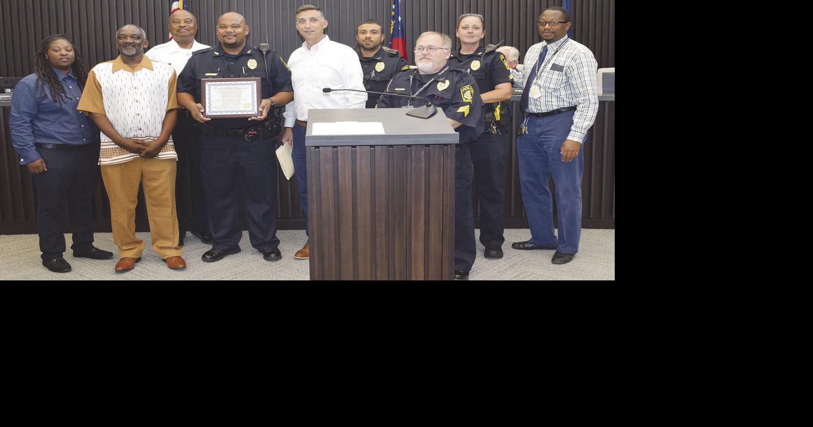 Forsyth honors one police officer, swears in new officer | News | mymcr.net