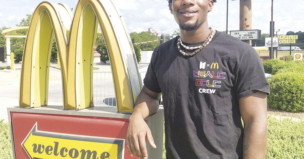 Marquis Davis has 2 jobs, focuses on goals | News | mymcr.net