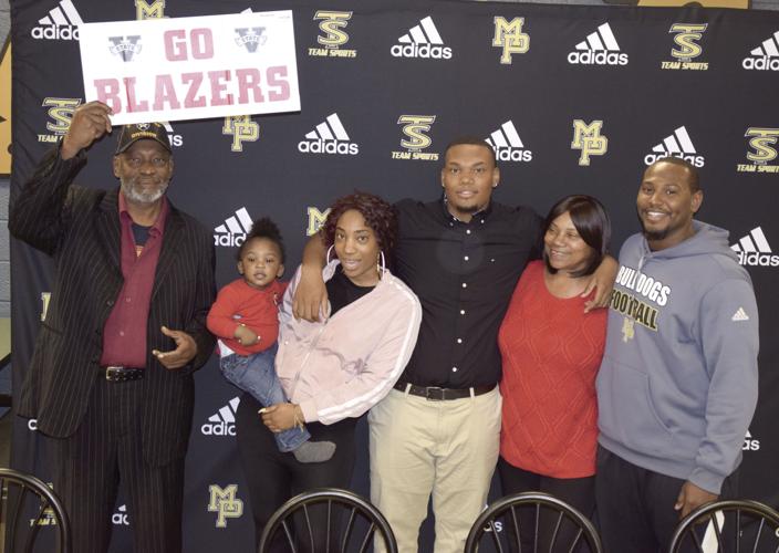 Dogs set signing day record | Sports | mymcr.net
