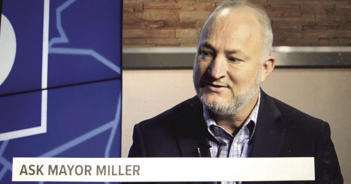 Macon mayor wants new downtown convention center, paved roads, a third ...