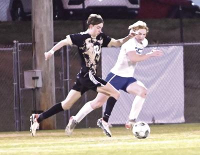Bulldog boys manhandle Gryphons 3-1 | News | mymcr.net