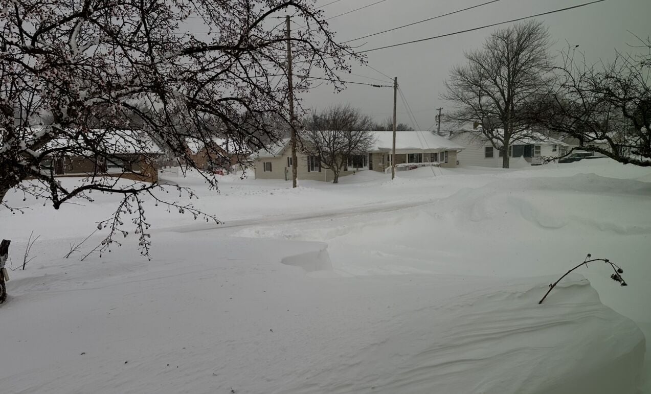 Power crews fight back against widespread outages from blizzard | News ...