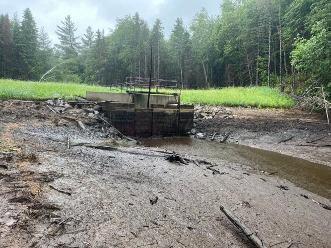 Black River Lake drained after dam failure in western U.P.; here's what ...