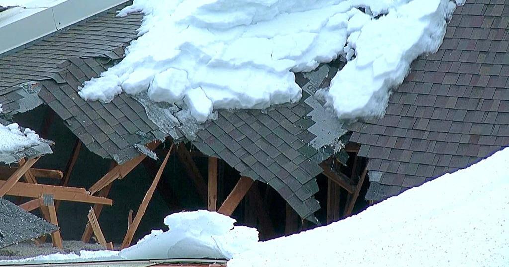 Ice dams and snow buildup can cause roofs to leak and collapse | Local ...