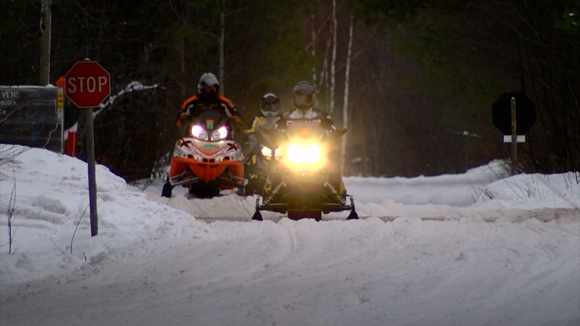 Snowmobile season off to slow start as groomers work to clean up storm ...