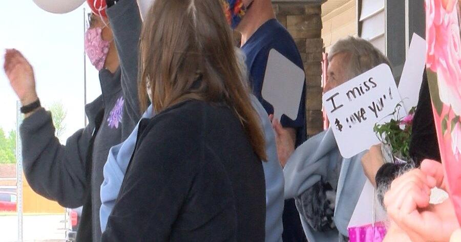 Retirement home throws Mother's Day parade for residents | Health news ...