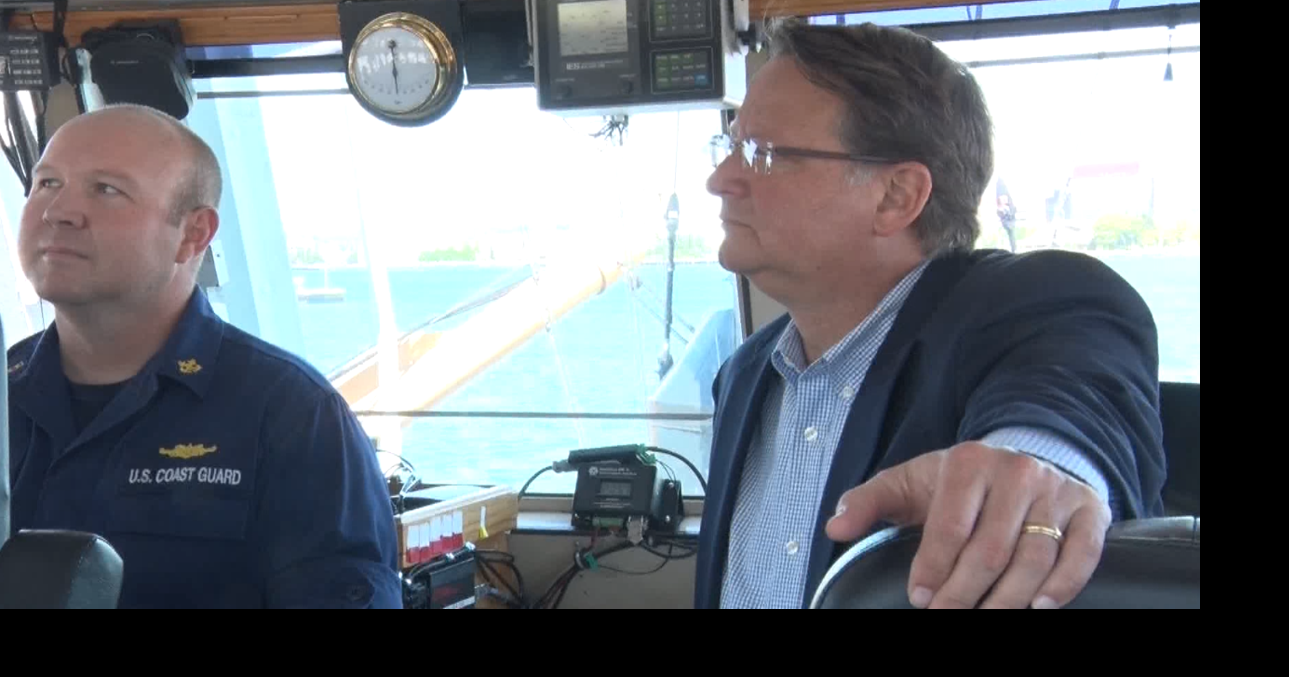 Senator Peters tours USCG Cutter in U.P. | Local News | myupnow.com