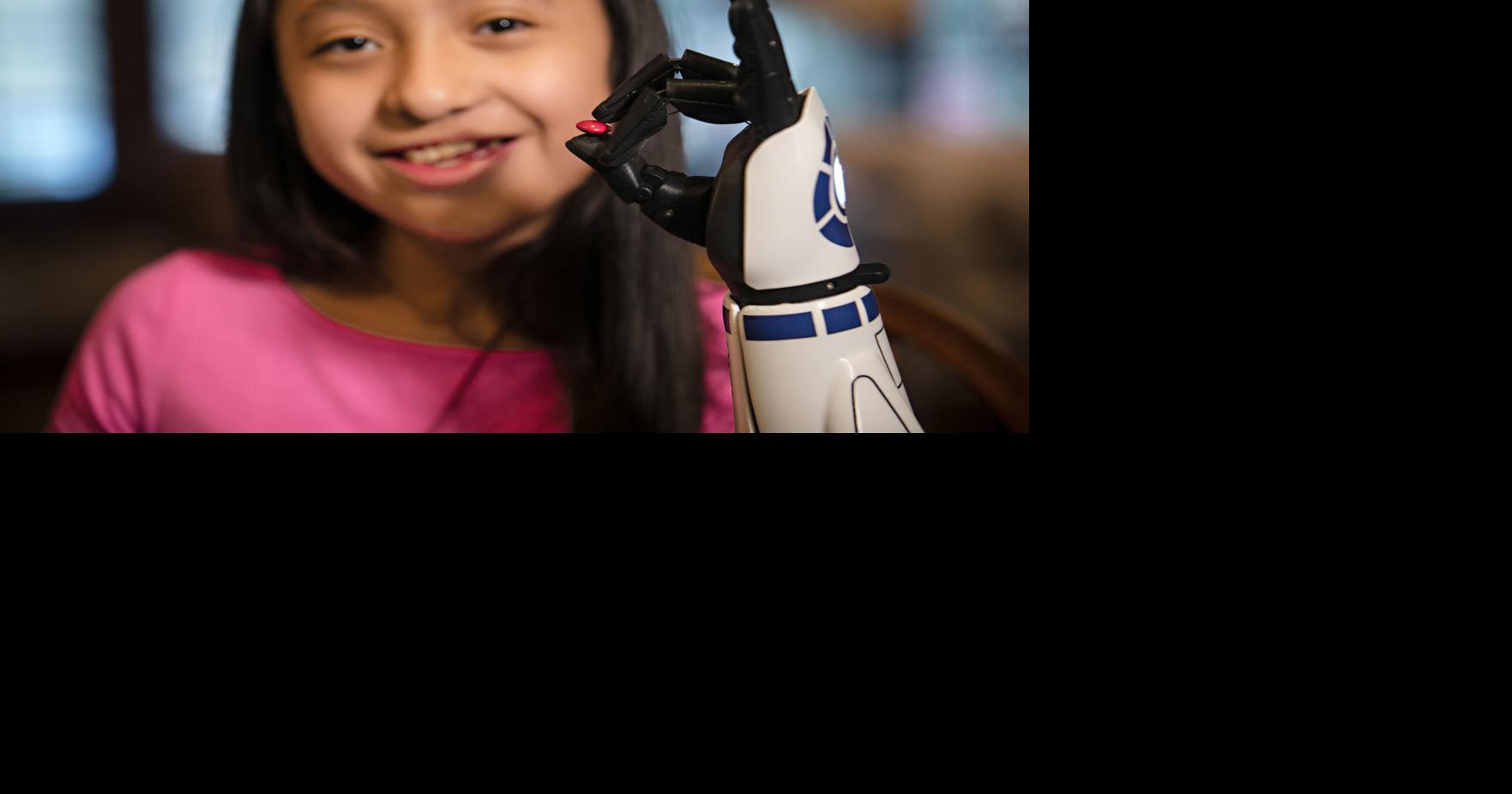 Florida girl gets bionic R2-D2 arm, meets 'Star Wars' star