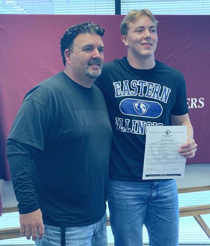 Texas football star Rosenstiel signs as Vintage High senior