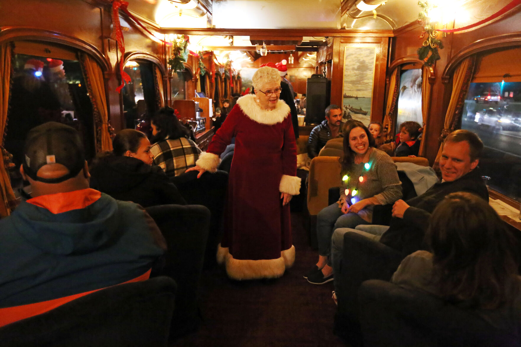 All aboard! Santa Train returns to Napa Valley | Arts & Entertainment ...