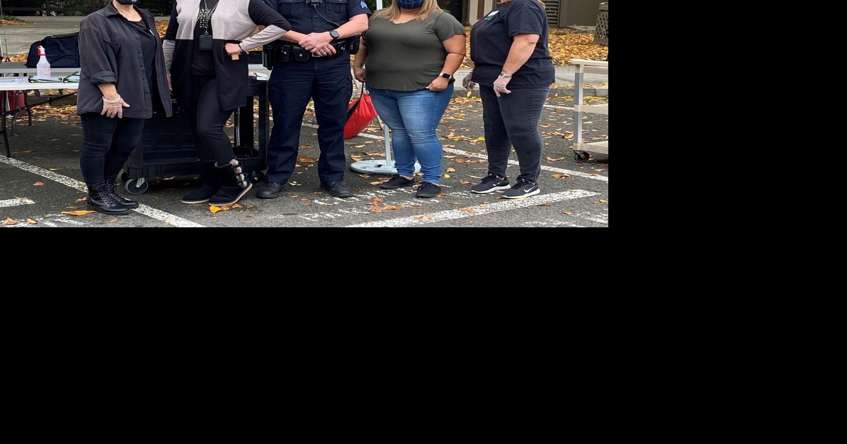 St. Helena Police Officers’ Association delivers meals to seniors