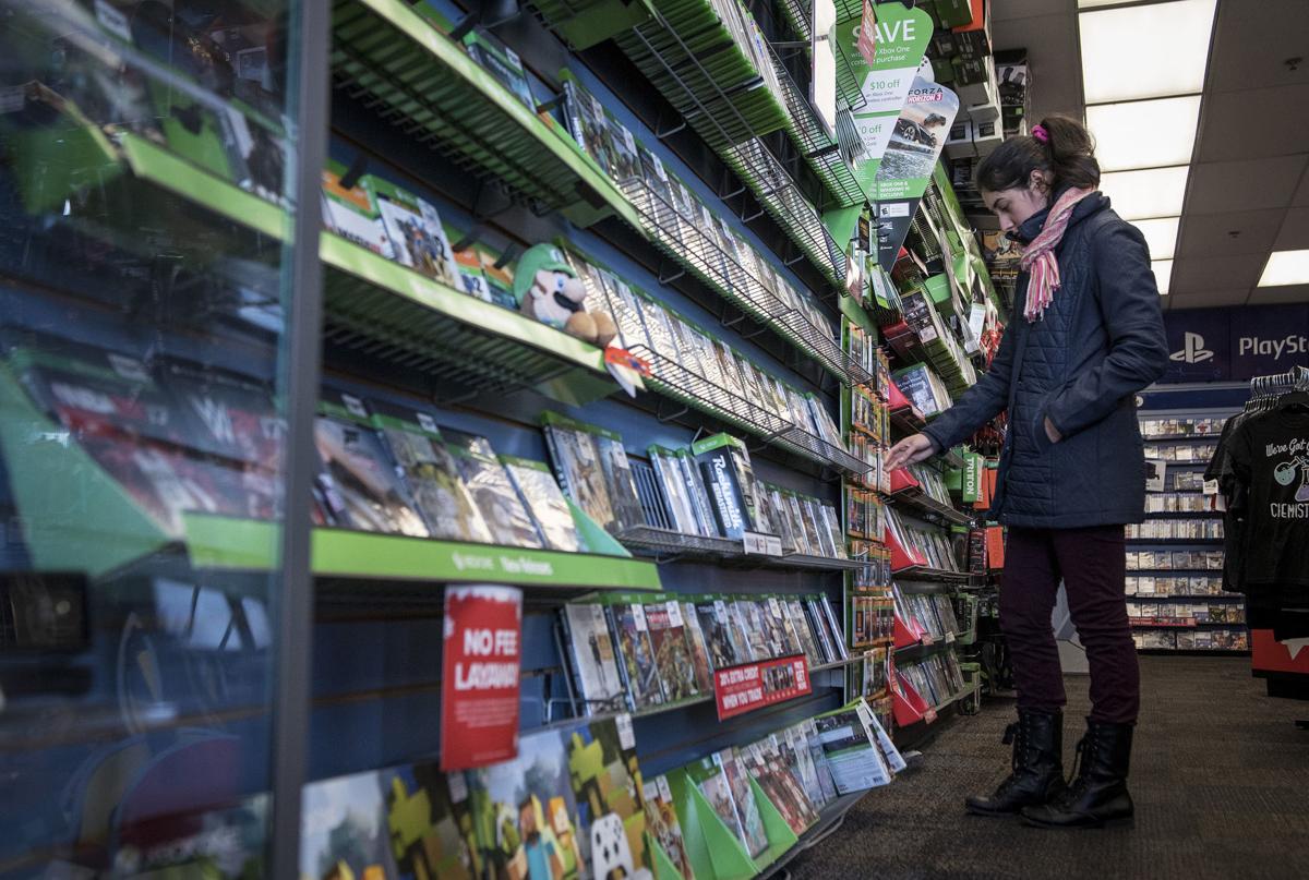 GameStop shares plunge after it calls off search for buyer