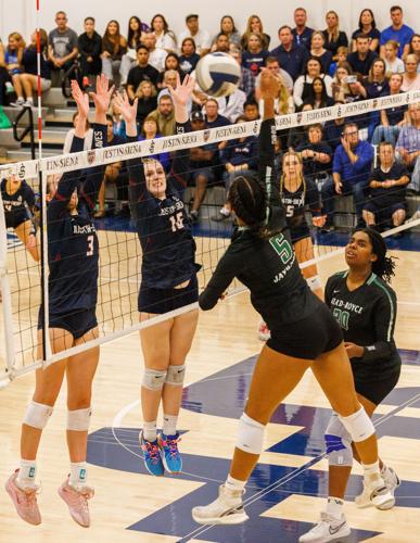 Justin-Siena volleyball falls to Head-Royce in section final