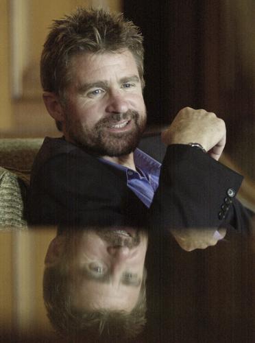 'Hair,' 'Everwood' actor Treat Williams dies after Vermont motorcycle crash