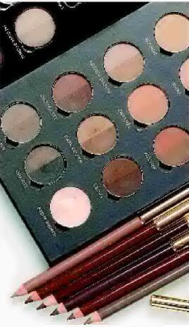 Reader sings the eyebrow blues