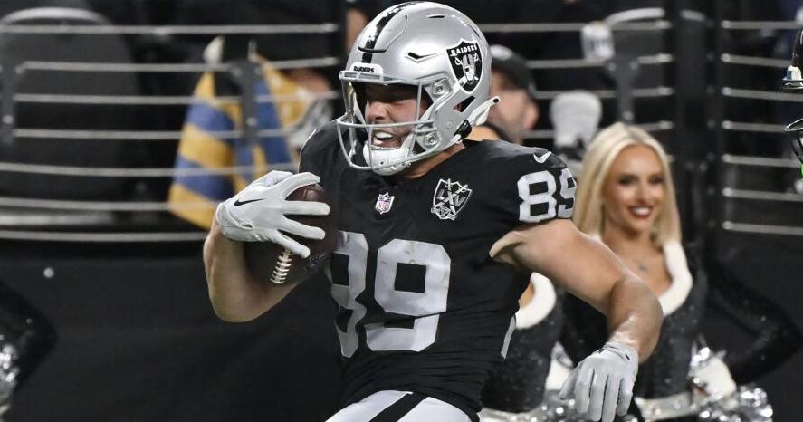 NFL: Bowers hits milestone, Raiders end skid in 19-14 win over Jags | Professional ...
