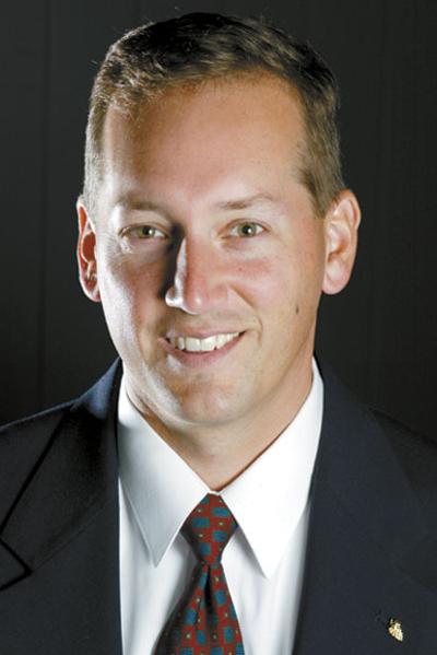 Van Gorder promotes change, criticizes Luce