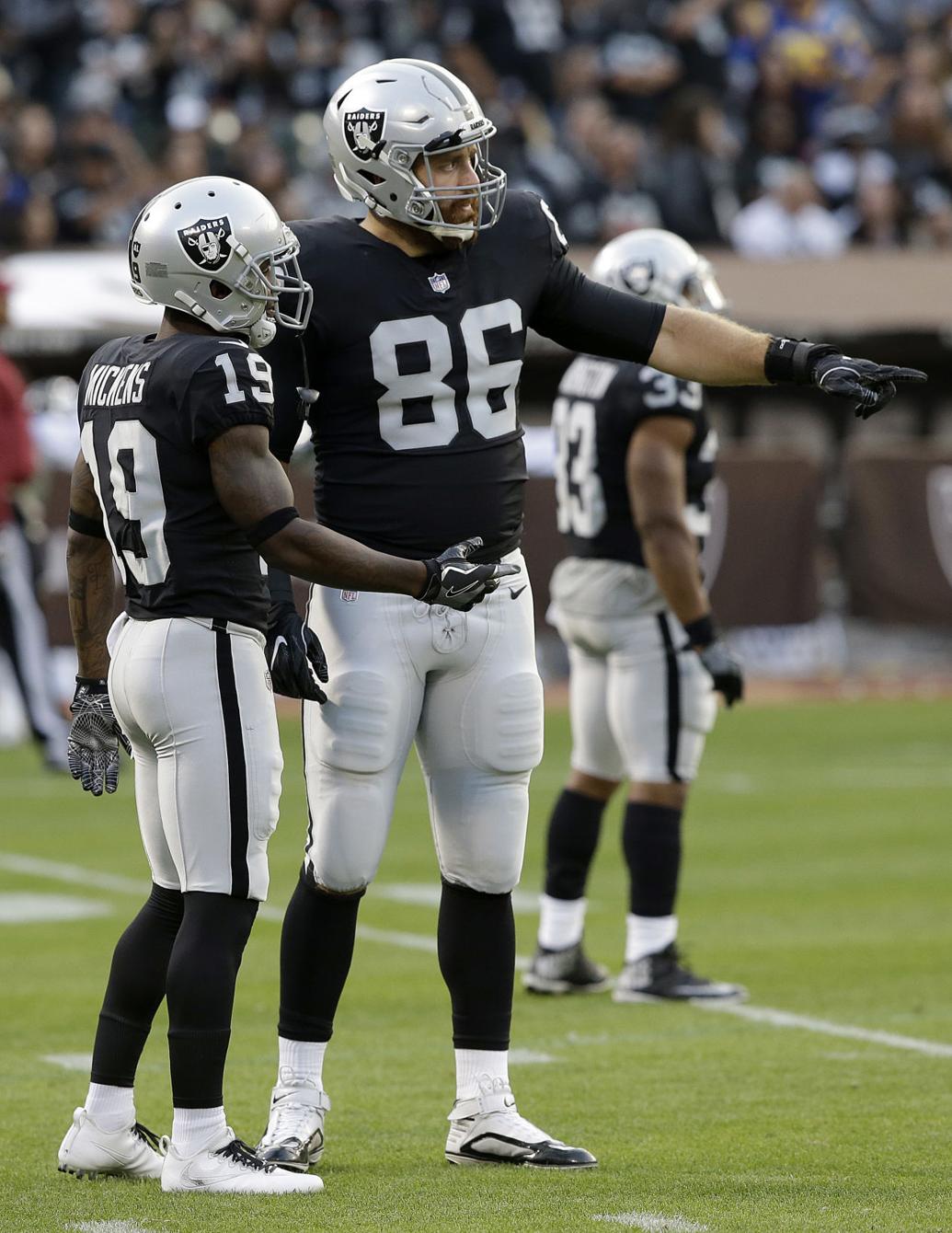 Raiders look for more out of tight ends this season