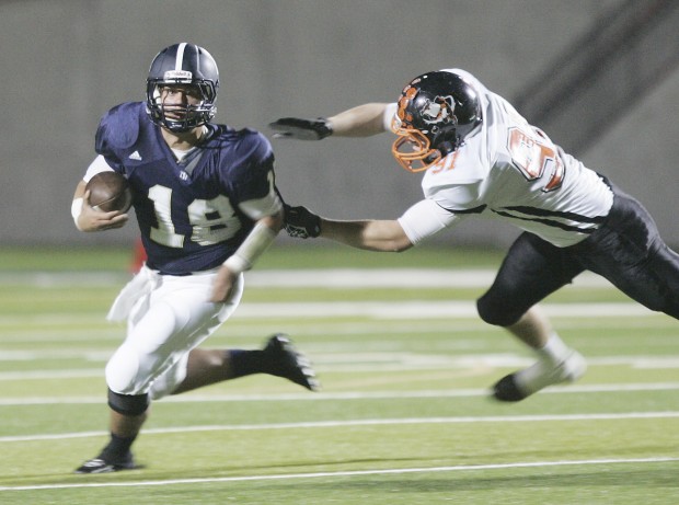 Varsity Football: Vacaville outlasts Napa High 35-14