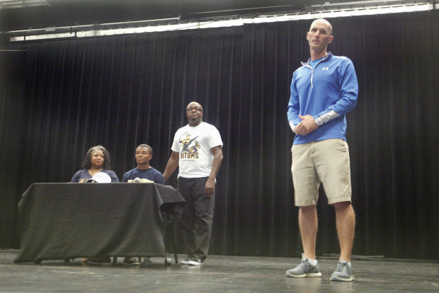Jones off to UCSD on Wolves’ first track scholarship | High School ...