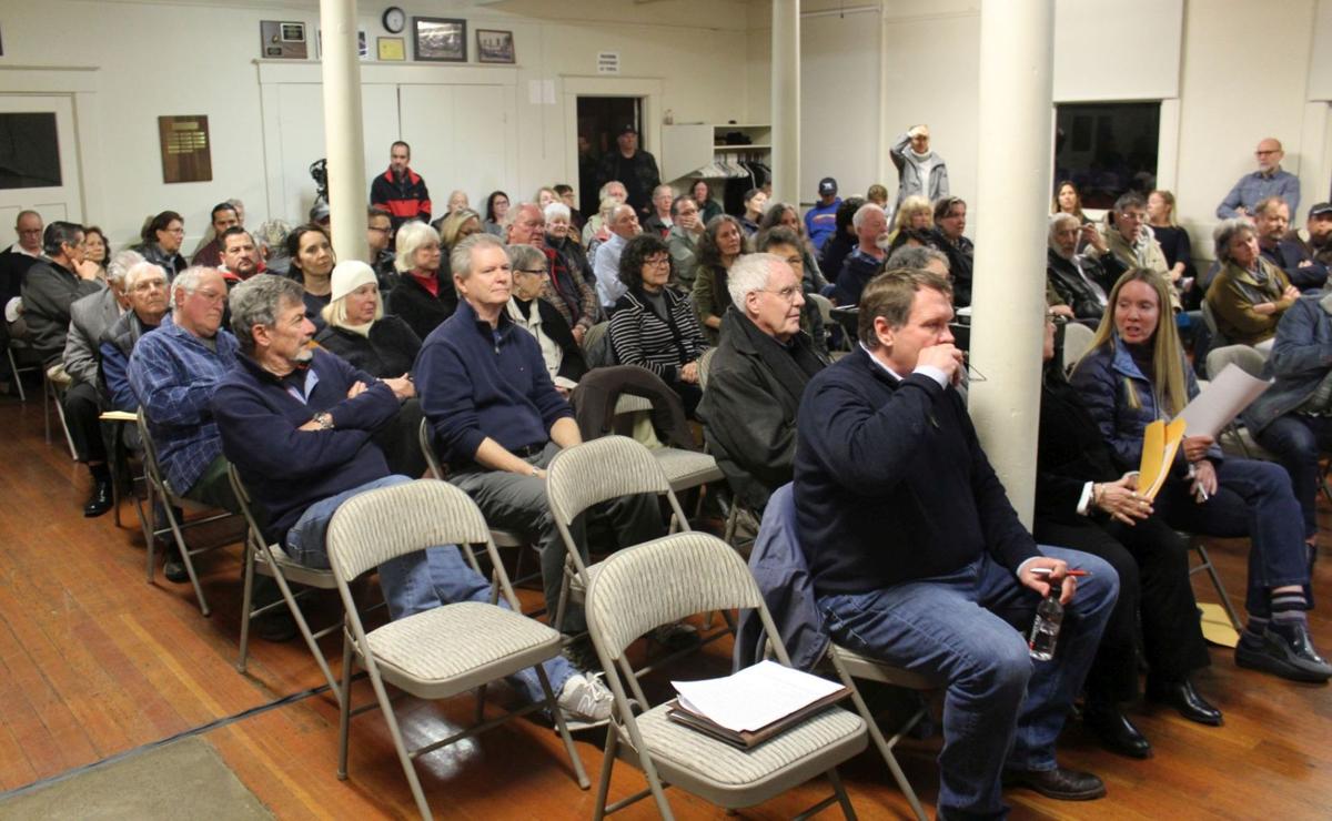 St. Helena's mayor and his former recall proponents meet to discuss water