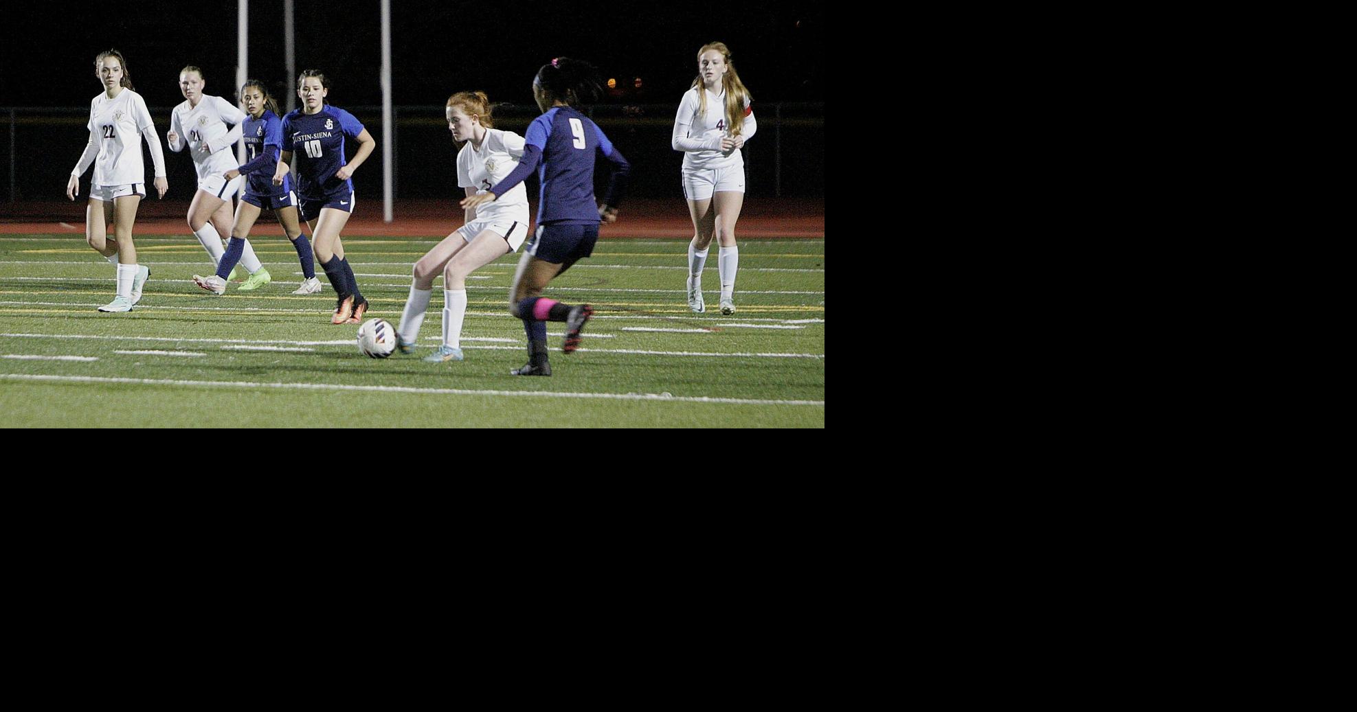 Riley Mills, Lela Hamilton