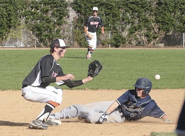 Varsity Baseball: Vacaville 4, Napa 3