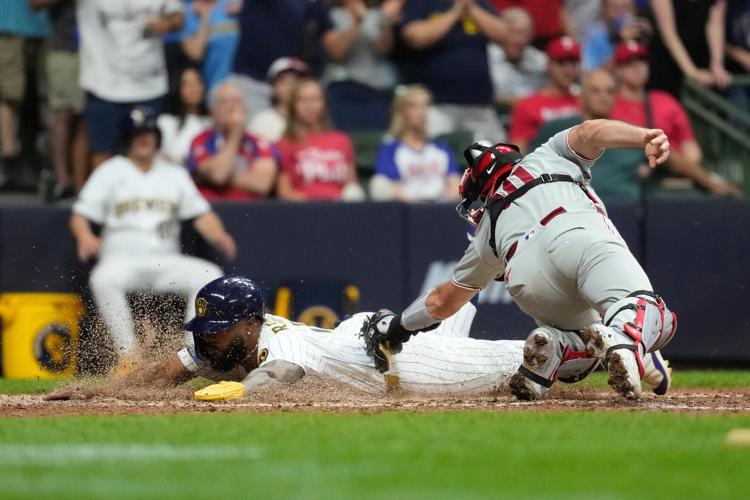 J.T. Realmuto hits 3-run homer in 5-run 6th and Phillies hold off ...