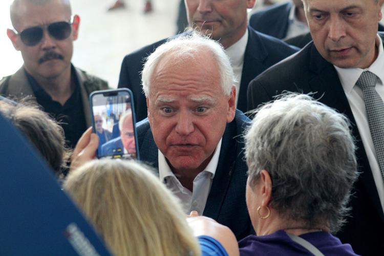 Harris, Walz bus tour kicks off DNC week with western Pa. swing | Local ...