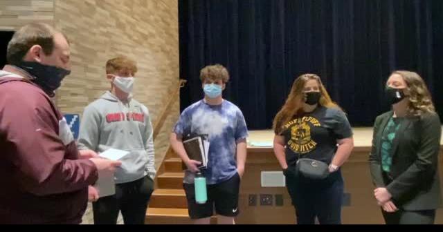 Kelly meets with (future) voters | Multimedia | ncnewsonline.com