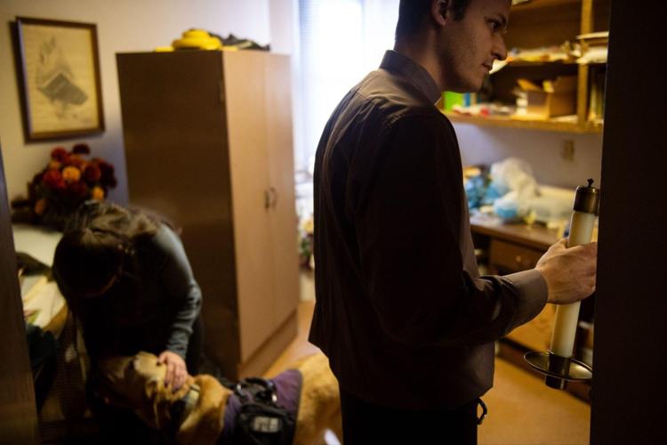 Deaf people of faith see changing array of spiritual homes | Lifestyles ...