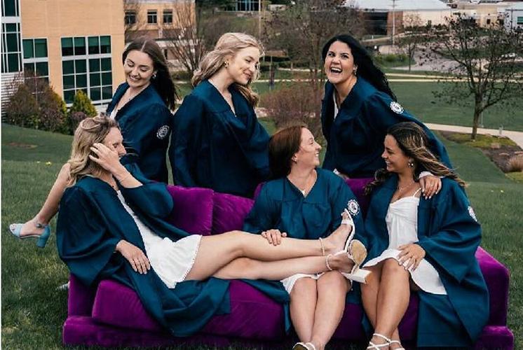 Changing graduation trends challenge photographers | Local News ...