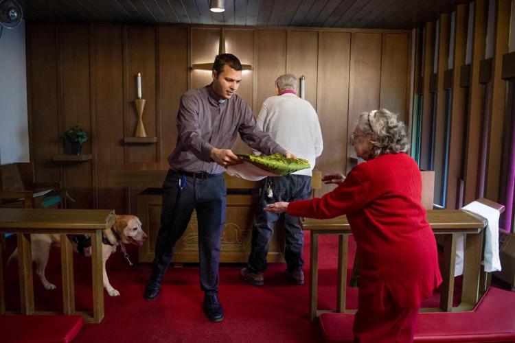 Deaf people of faith see changing array of spiritual homes | Lifestyles ...