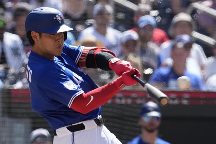 Goldschmidt hits tiebreaking HR in ninth, Yankees beat Blue Jays 3-1 ...