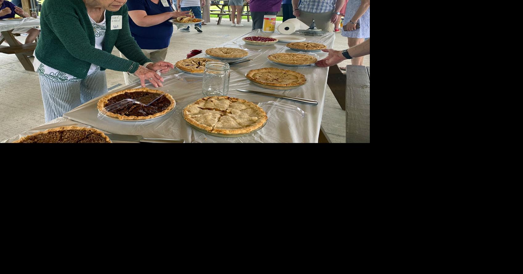 'Still a big family' | B&B employees, customers reunite after 22 years ...