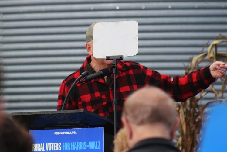 Walz's visit to red Lawrence County a welcome for local Dems | Election ...