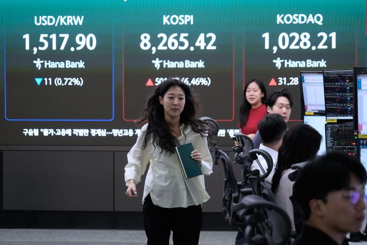 US stocks drift as oil falls and SpaceX debuts on Wall Street ...
