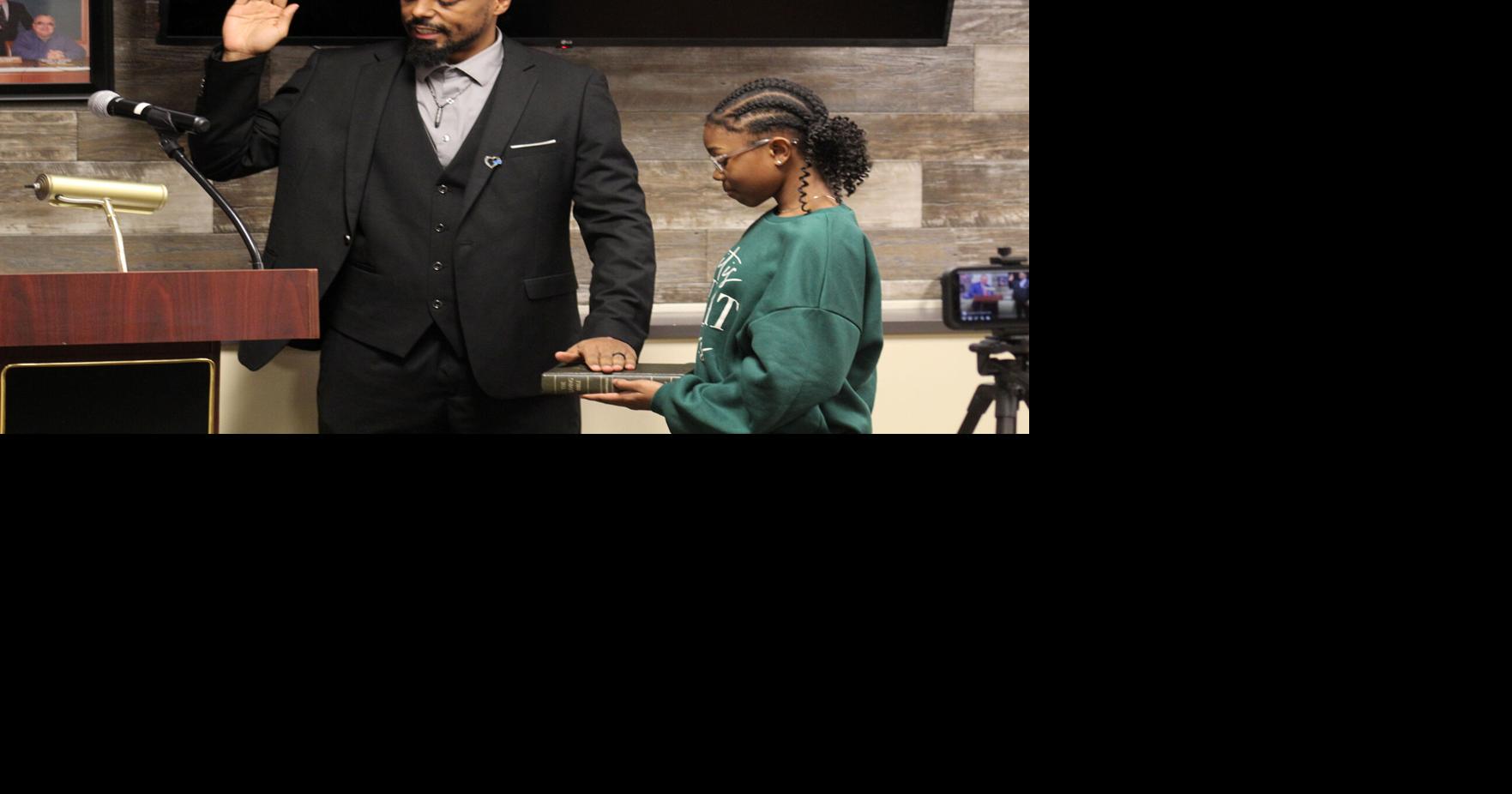 Mayor's bid for pay raise DOA to council | Local News | ncnewsonline.com