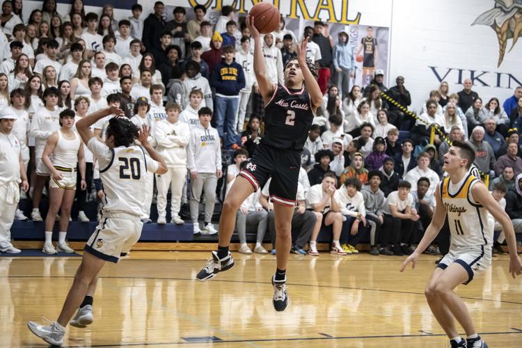 'Canes secure section championship in road victory | Local Sports ...