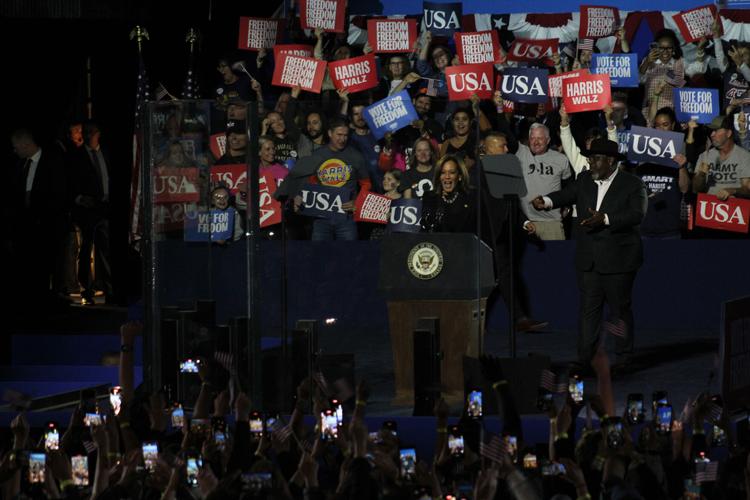 Harris promises 'new generation of leadership' in final Pittsburgh stop ...