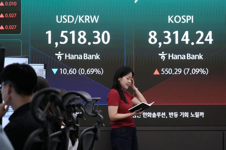 US stocks drift as oil falls and SpaceX debuts on Wall Street ...